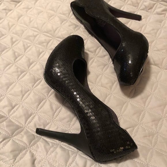 Vigoss | Shoes | Vigoss Sequin Pumps | Poshmark
